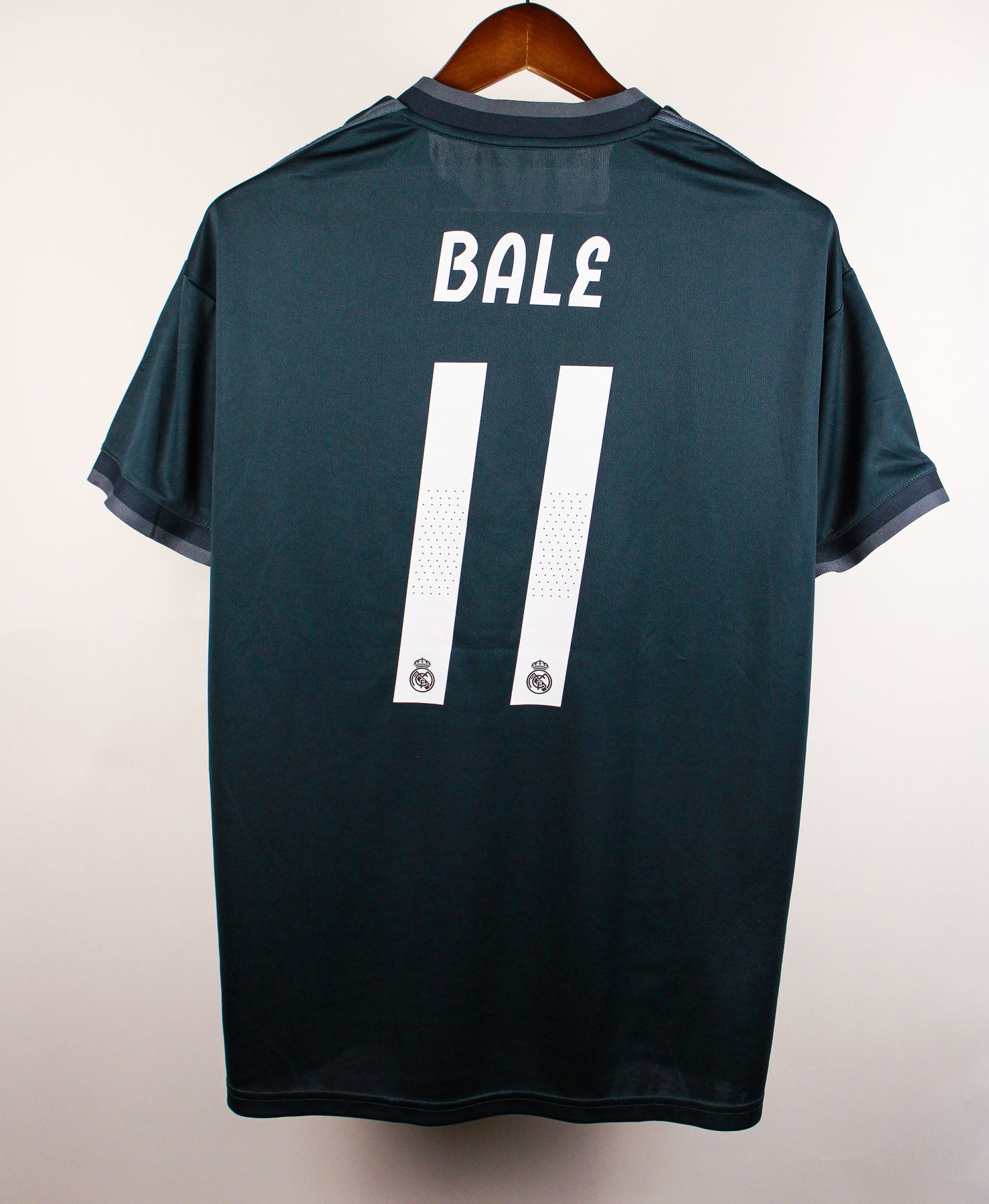Real Madrid 2018-19 Bale Home Kit (L) – Saturdays Football